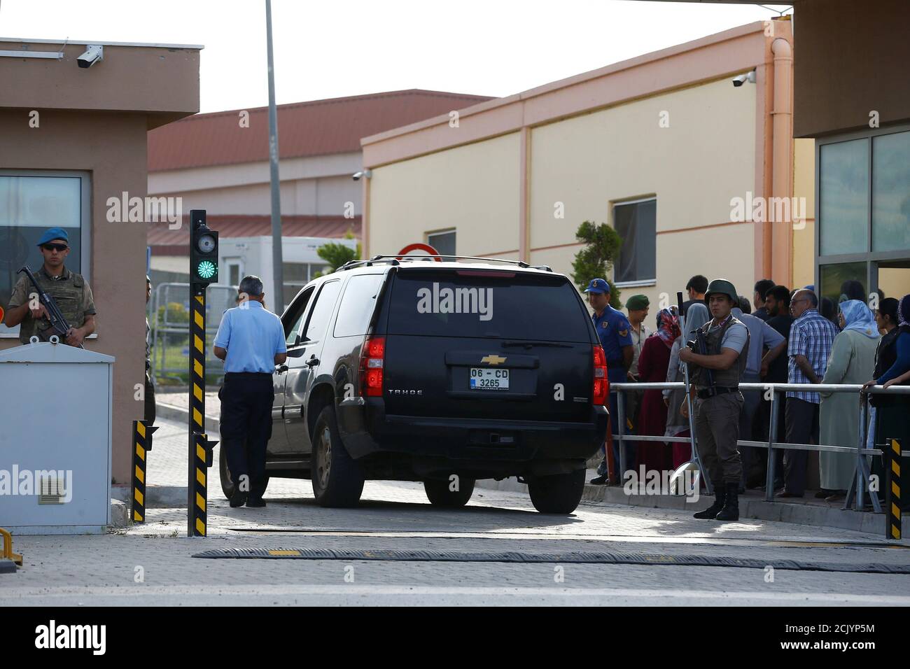 Diplomatic vehicle hi-res stock photography and images - Alamy