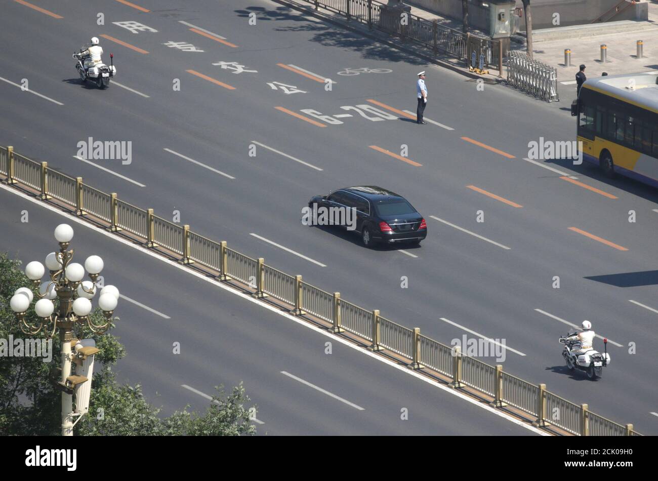 Motorcade window hi-res stock photography and images - Alamy