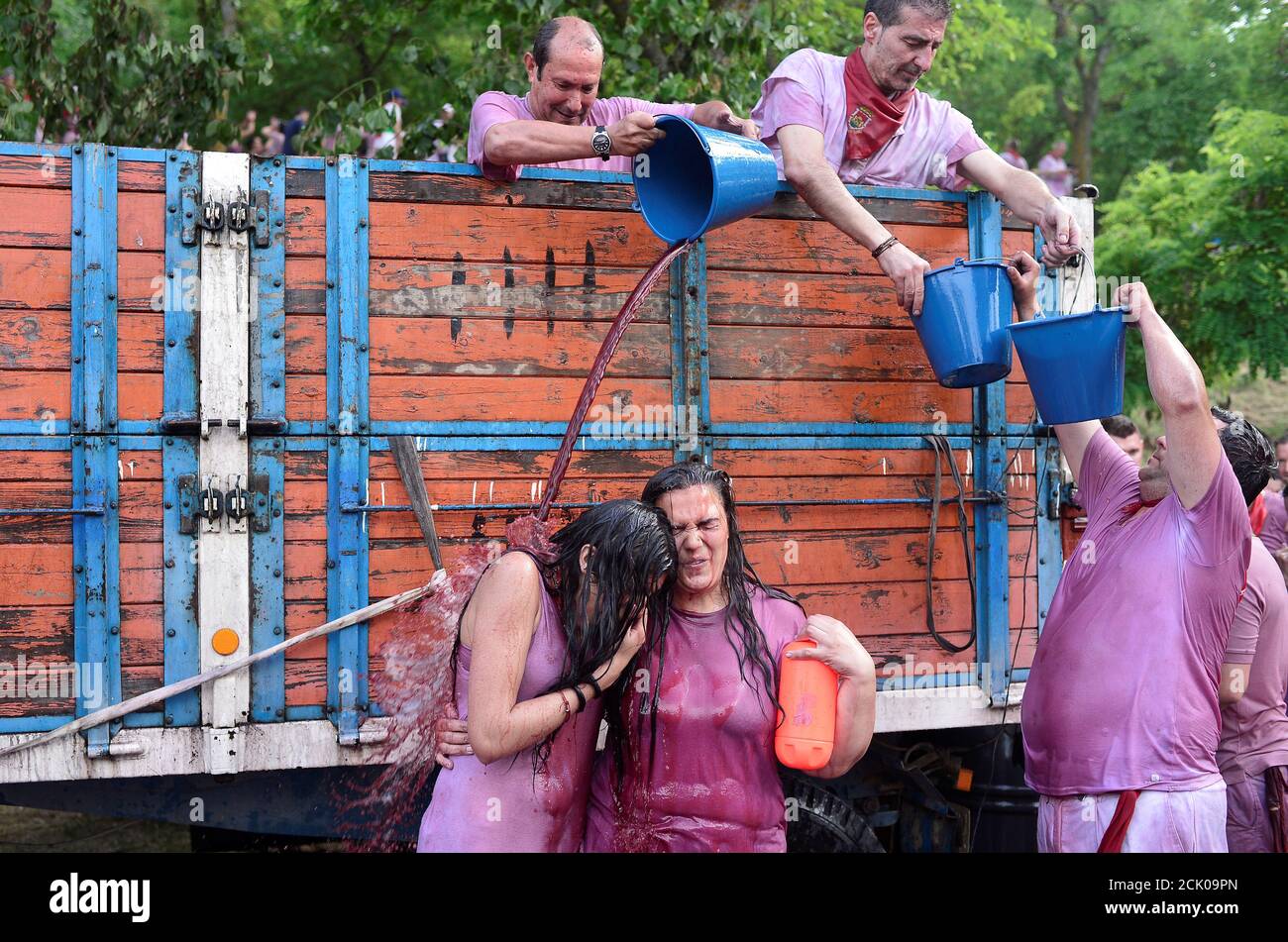Batalla de vino hi-res stock photography and images - Alamy