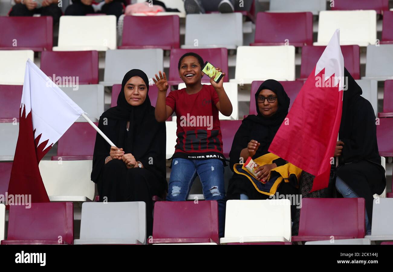 Middle east football fans uae hi-res stock photography and images - Alamy