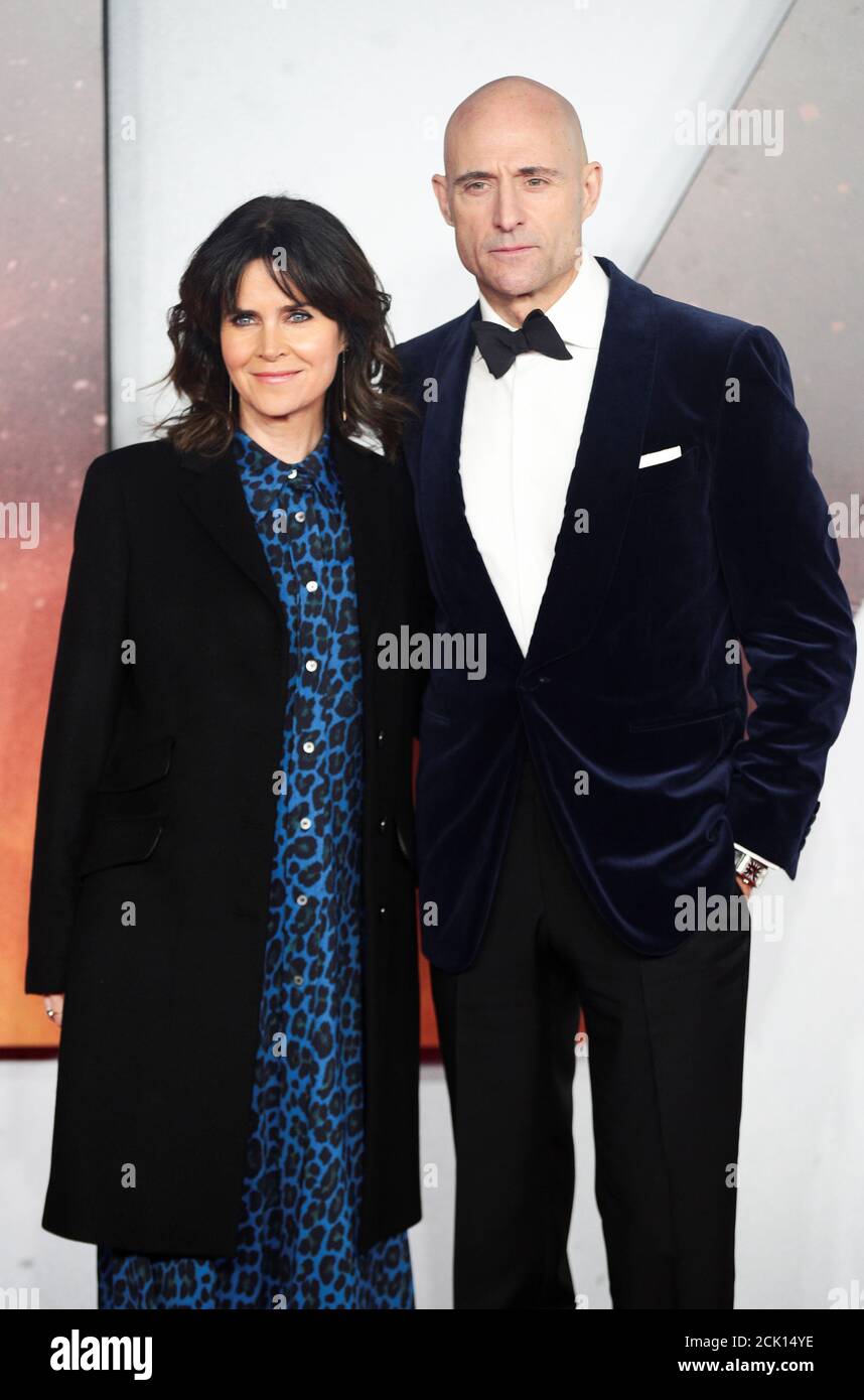 Mark strong wife liza marshall hi-res stock photography and images - Alamy