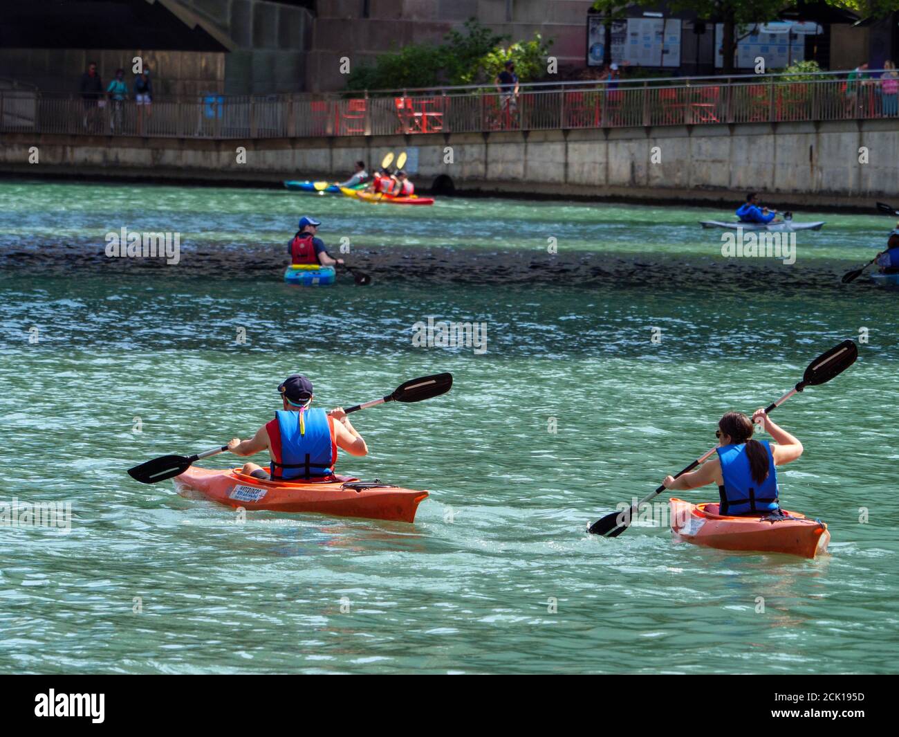 Chicago river kayakers summer hi-res stock photography and images - Alamy
