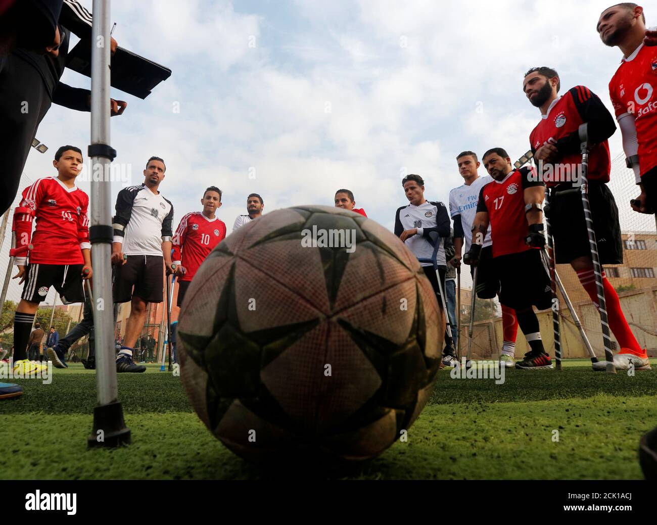 Soccer one legged team hi-res stock photography and images - Alamy