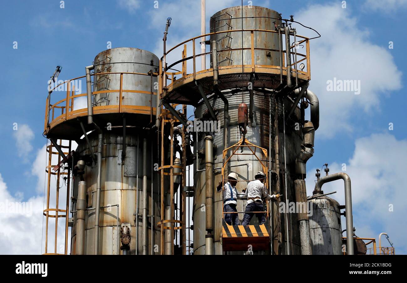 Government employees in sri lanka hi-res stock photography and images ...