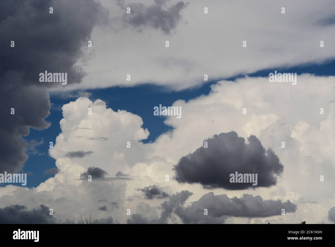 Cumulus rain hi-res stock photography and images - Alamy