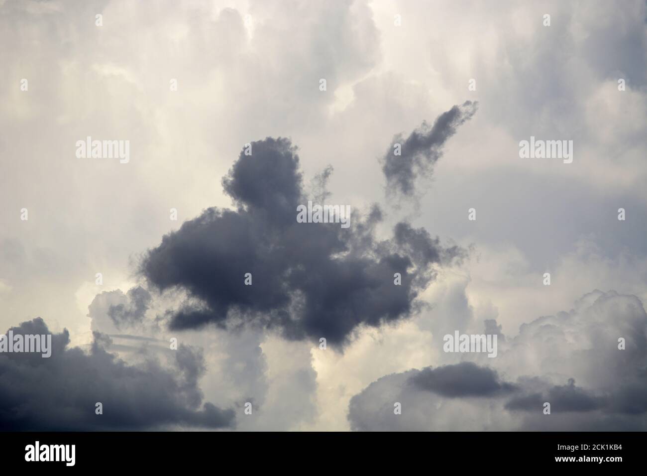 Cumulus rain hi-res stock photography and images - Alamy