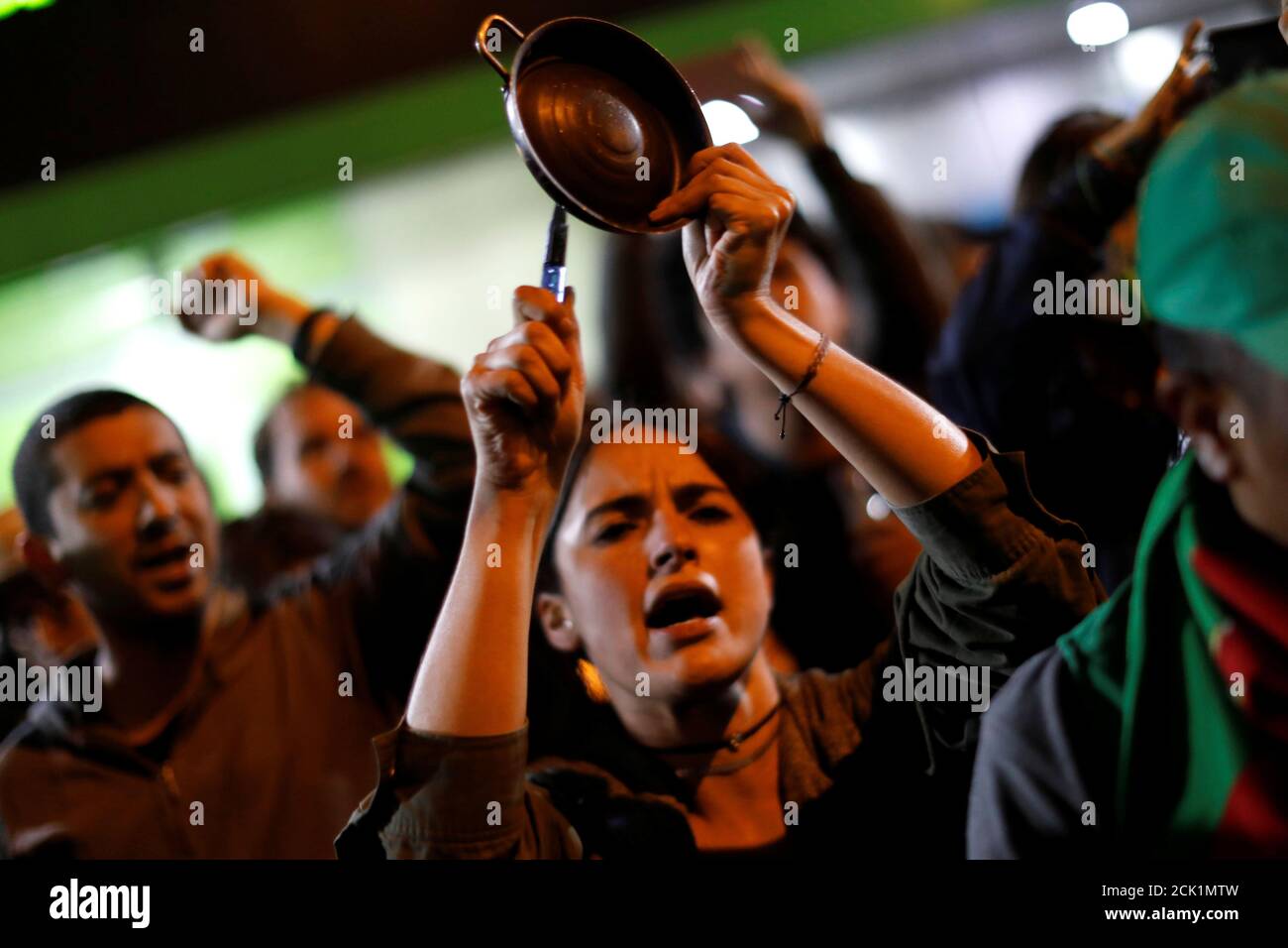 Pot banging hi-res stock photography and images - Alamy
