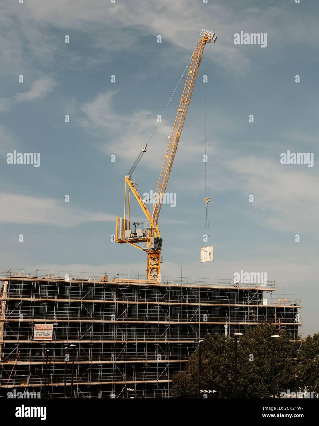 Tower cranes hi-res stock photography and images - Alamy