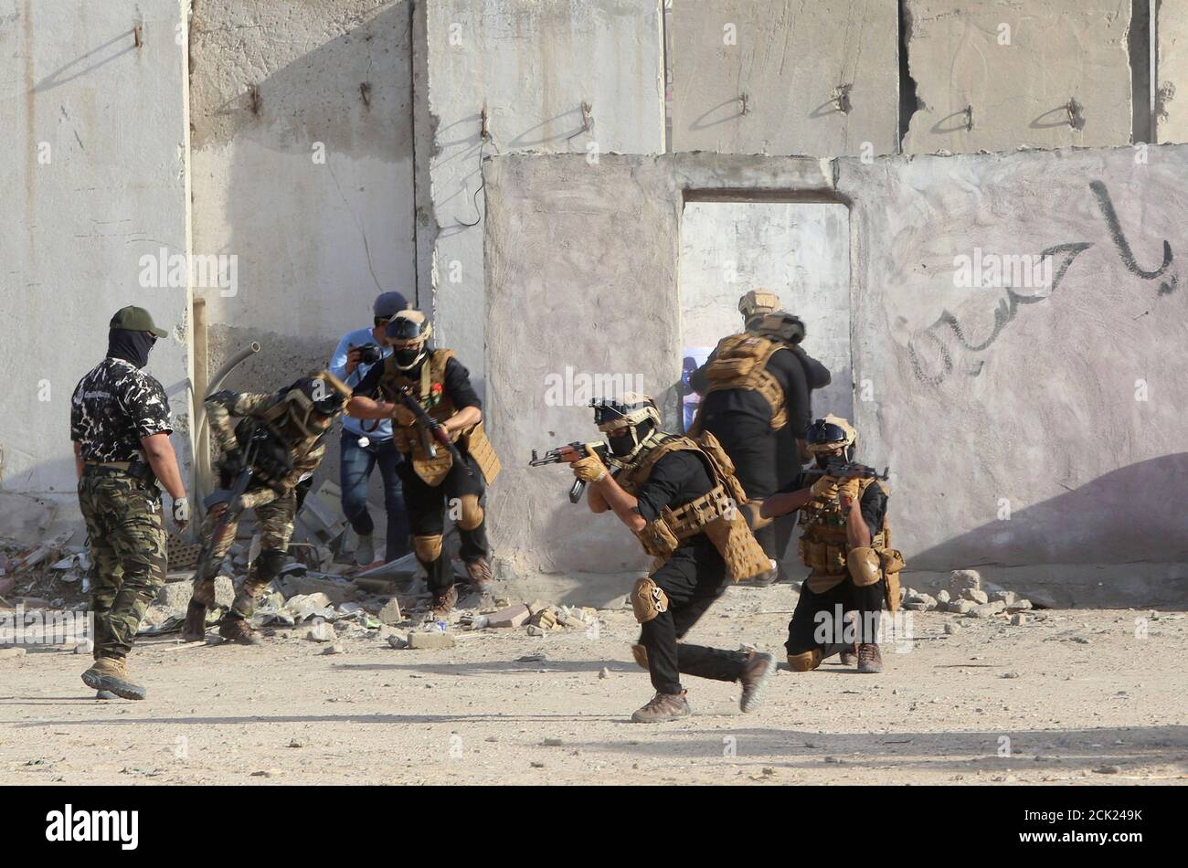 Popular mobilization forces hi-res stock photography and images - Alamy