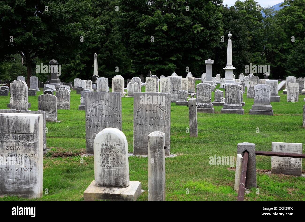 Historic Bennington Old Cemetery behind First Congregational church of ...