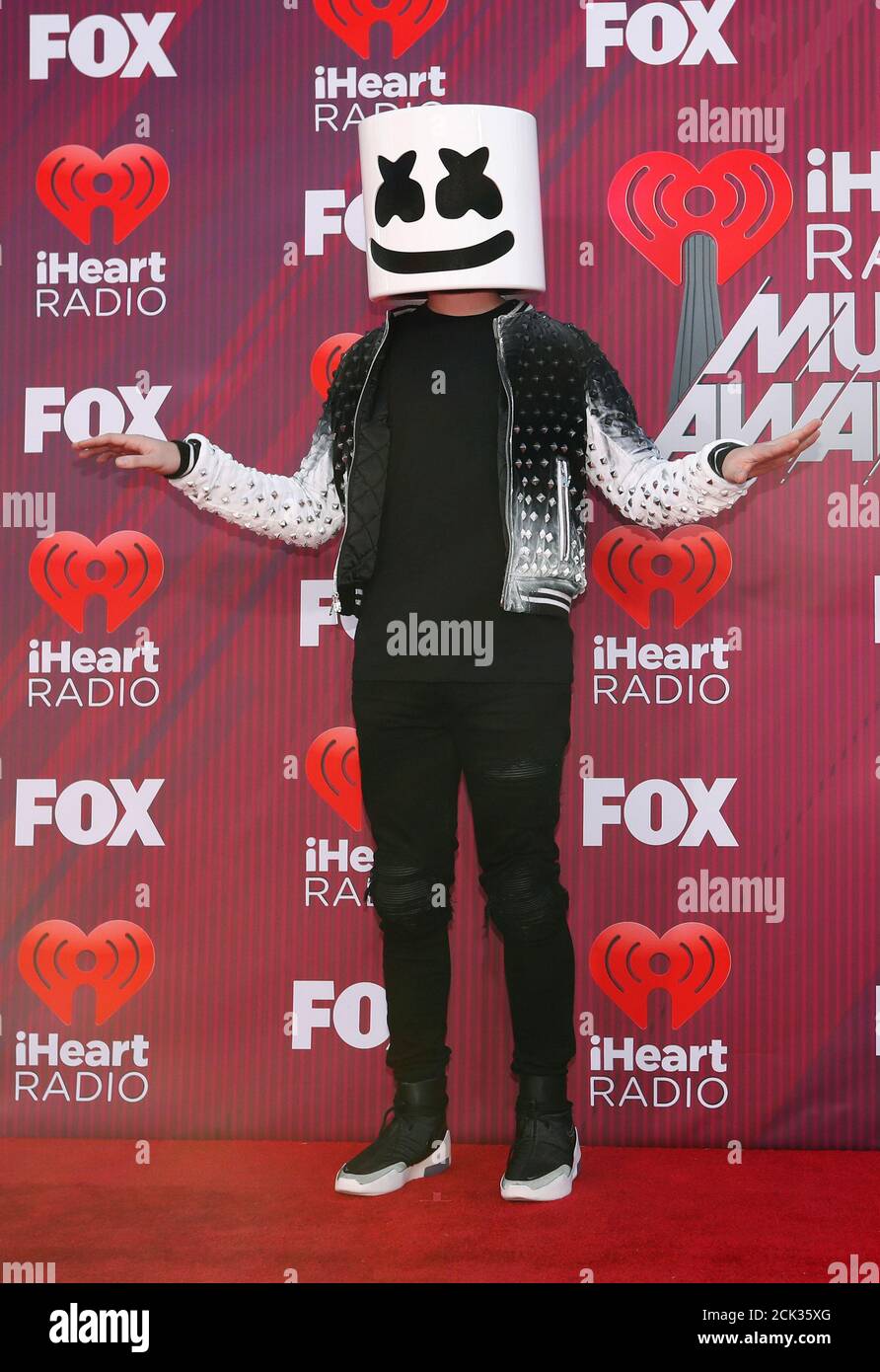 Dj marshmello hi-res stock photography and images - Alamy