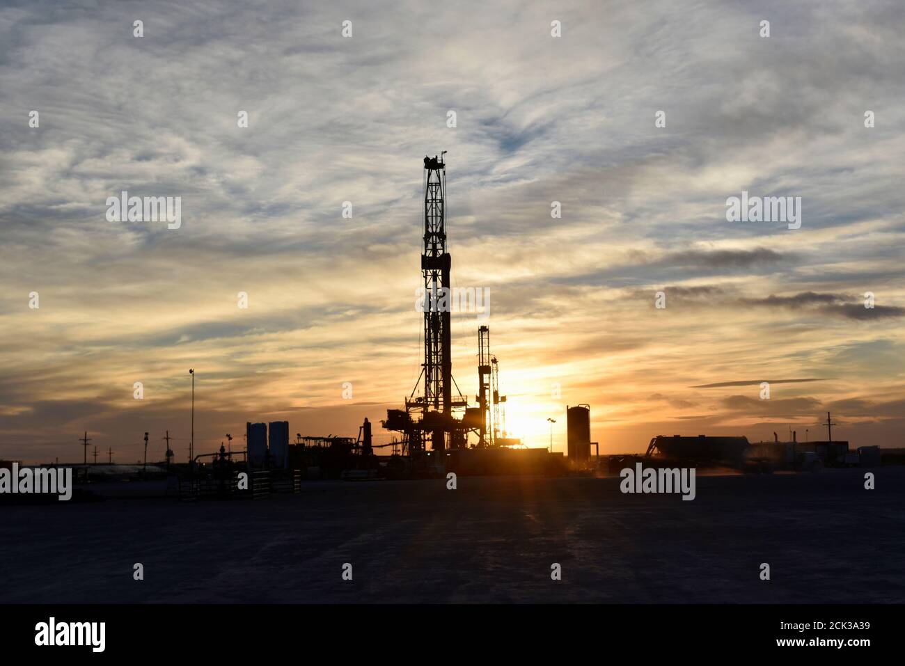 Midland texas oil rigs hi-res stock photography and images - Alamy