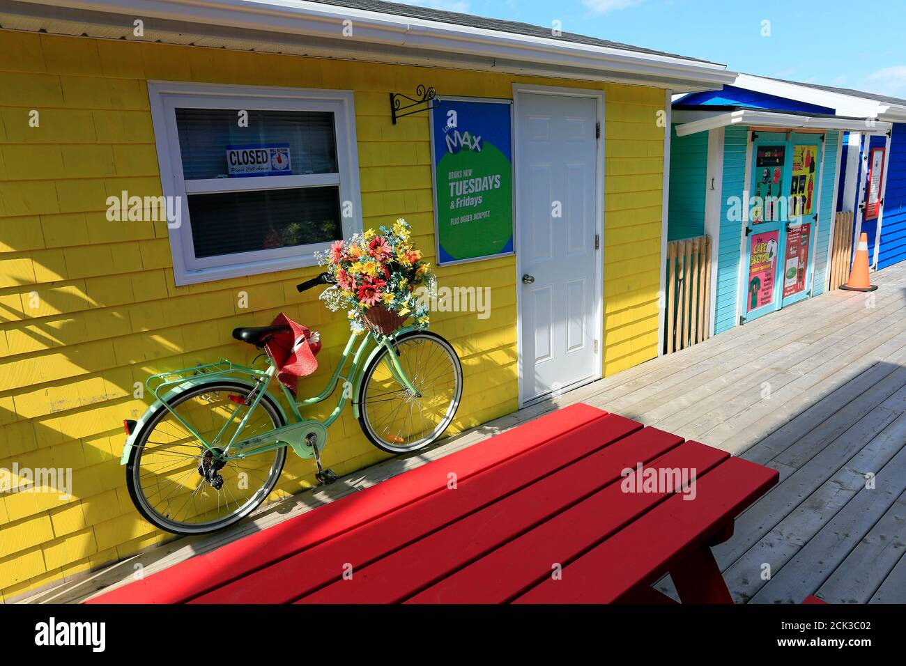Colorful shops at the sydney hi-res stock photography and images - Alamy
