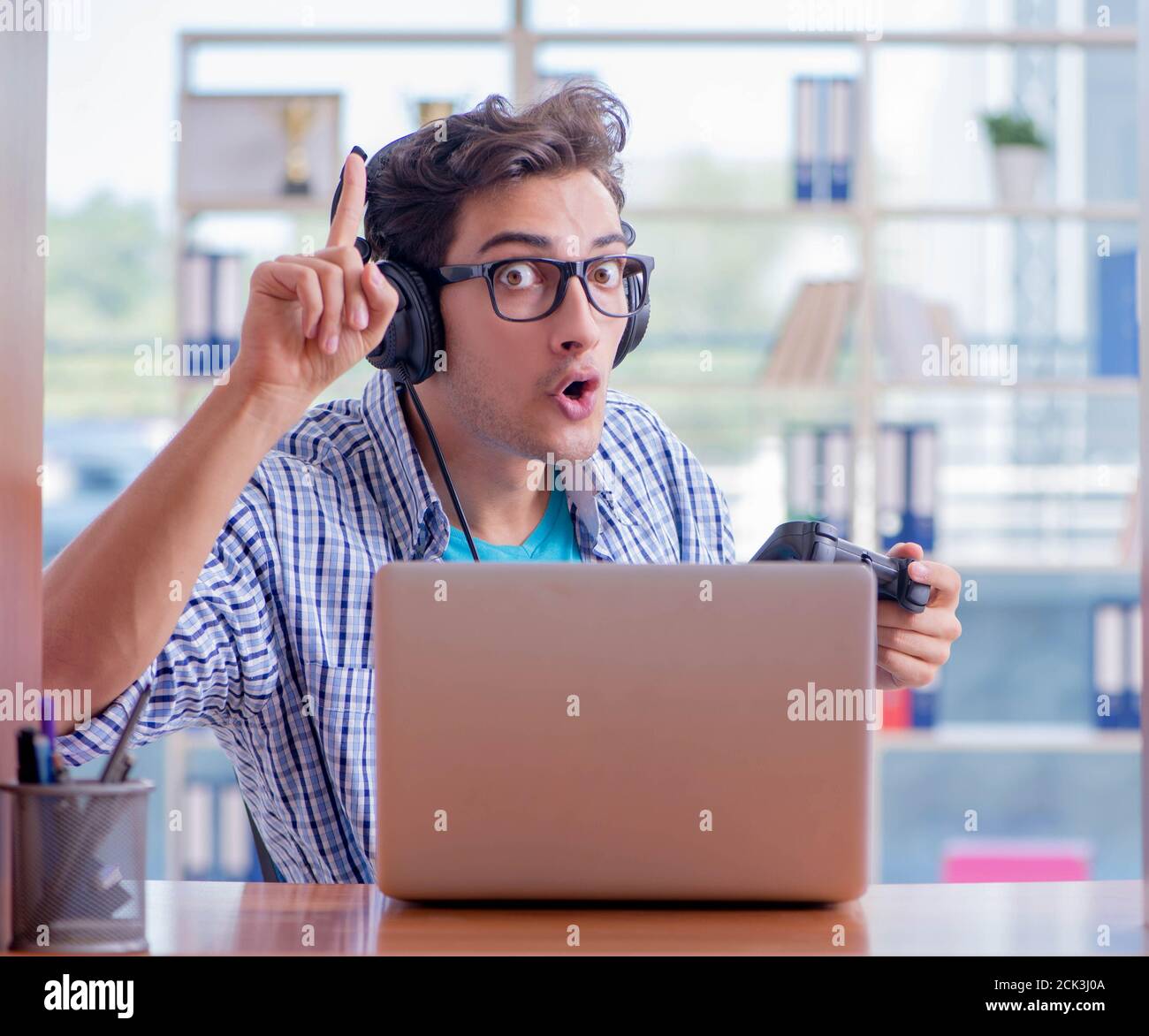 The gamer addict playing computer games at home Stock Photo - Alamy