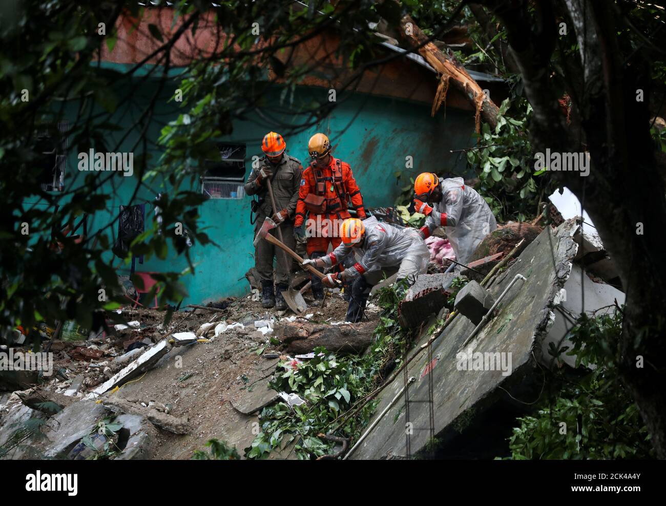 Rio janeiro mudslide hi-res stock photography and images - Alamy