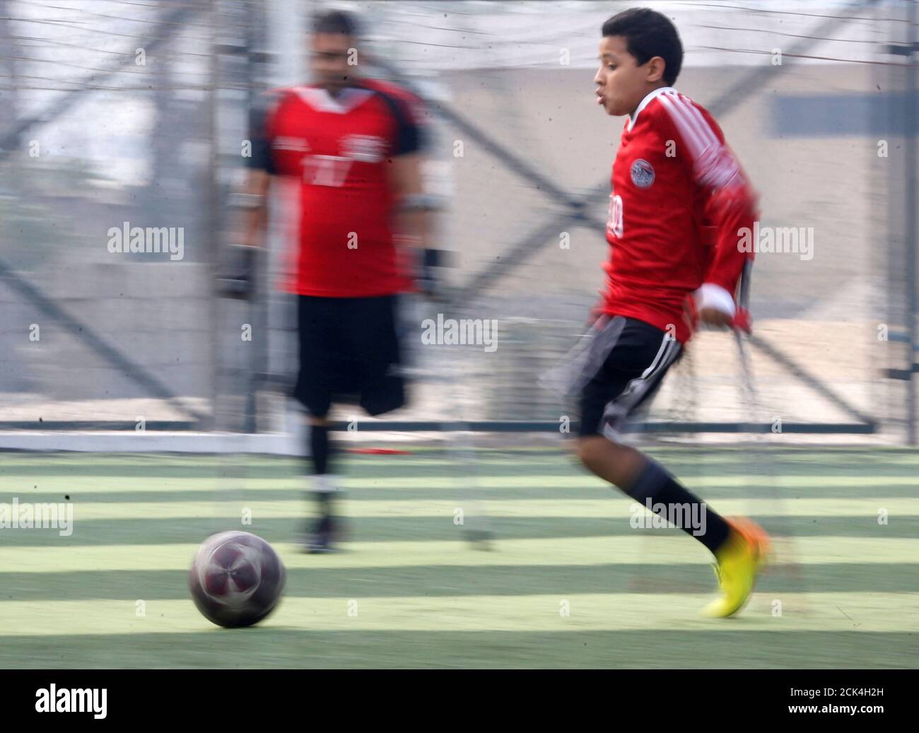 Soccer one legged team hi-res stock photography and images - Alamy