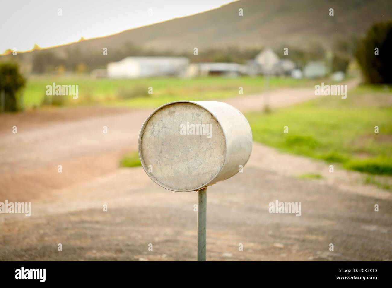 Country mail box hi-res stock photography and images - Alamy