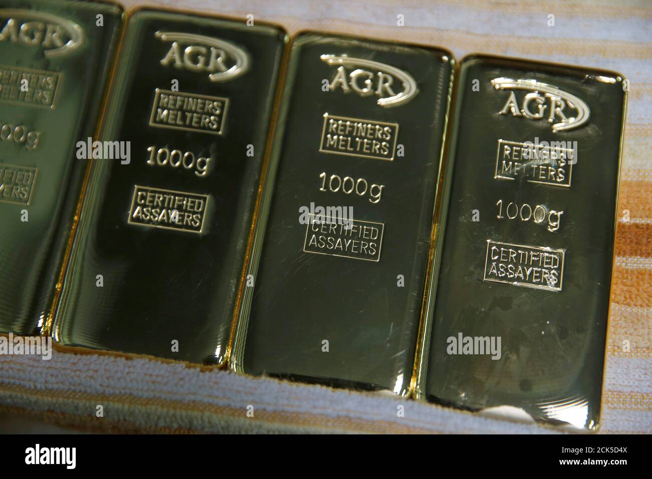 African gold refinery hi-res stock photography and images - Alamy