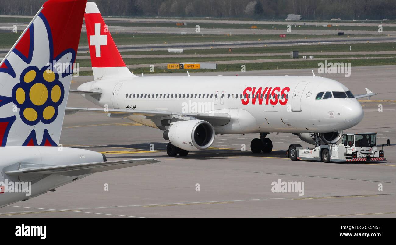 Swissport airport services hi-res stock photography and images - Alamy