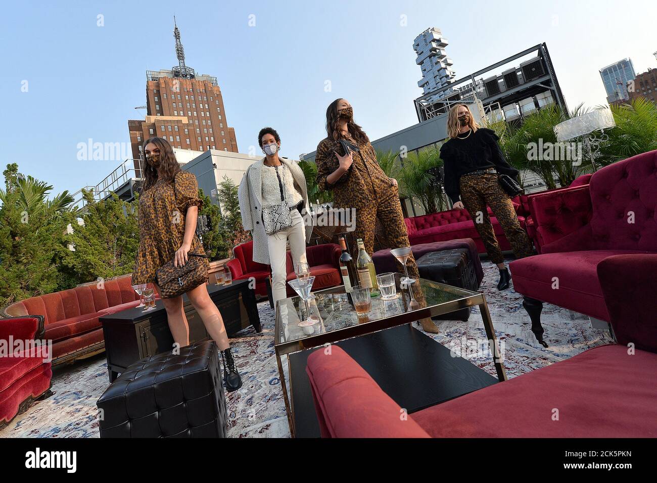 New york rooftop september models hi-res stock photography and images ...