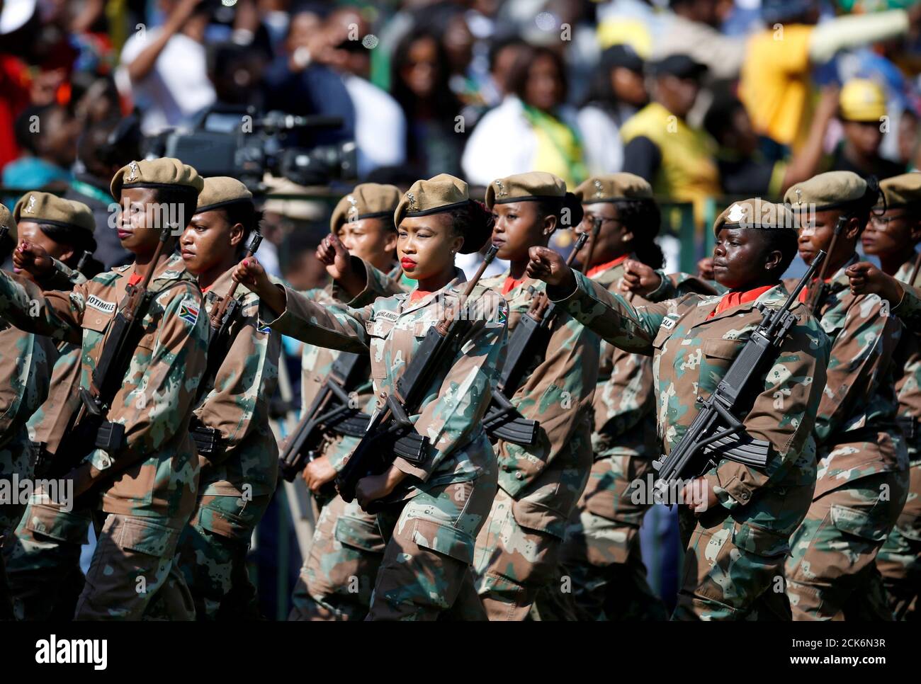 South african soldiers parade hi-res stock photography and images - Alamy