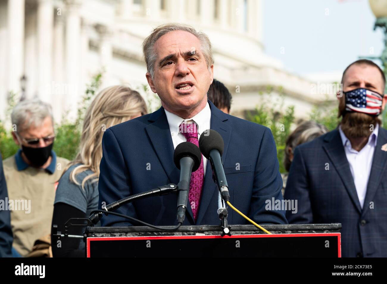 David shulkin hi-res stock photography and images - Alamy