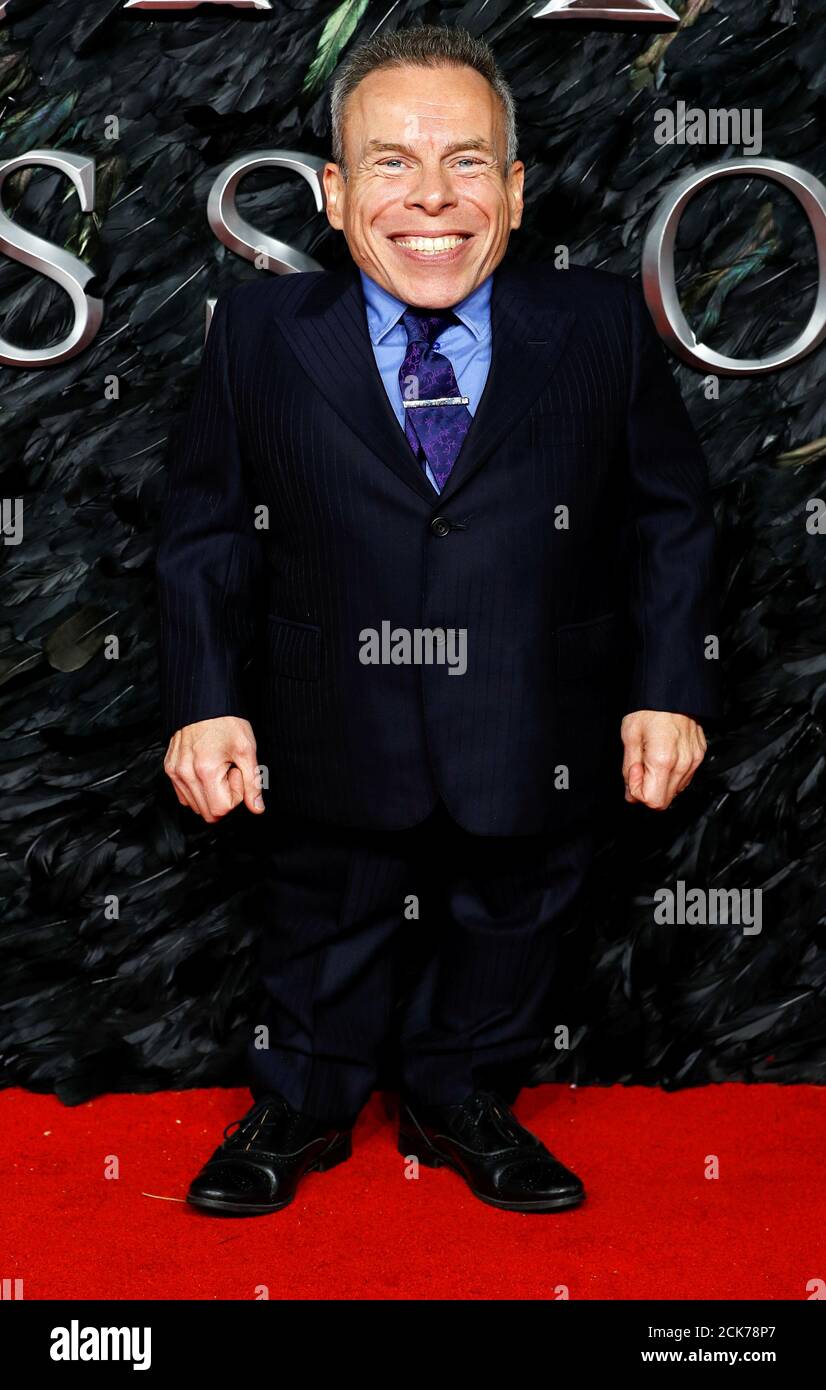 Actor Warwick Davis High Resolution Stock Photography and Images - Alamy
