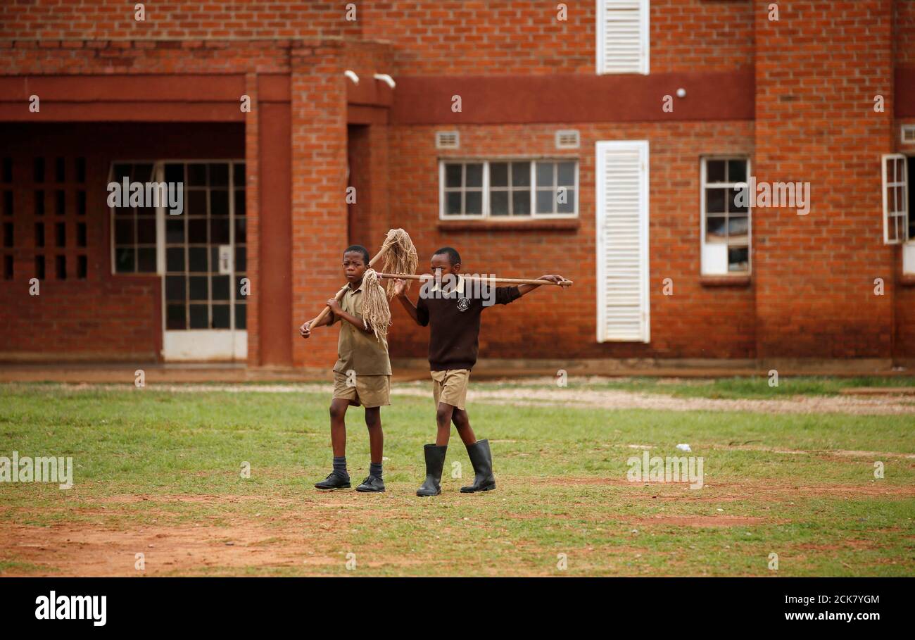 Zimbabwe children education hi-res stock photography and images - Alamy