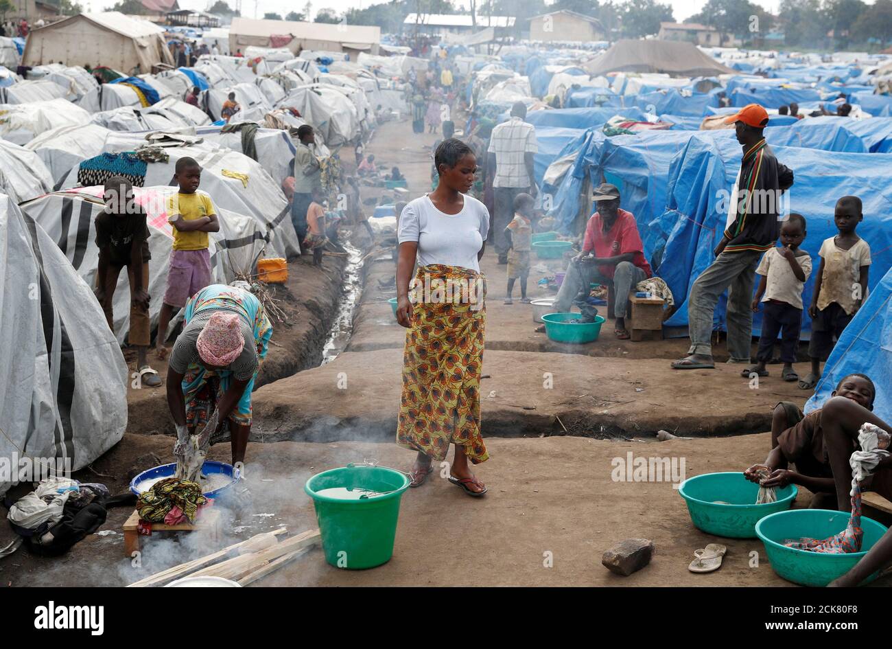 Internally displaced persons congo hi-res stock photography and images ...