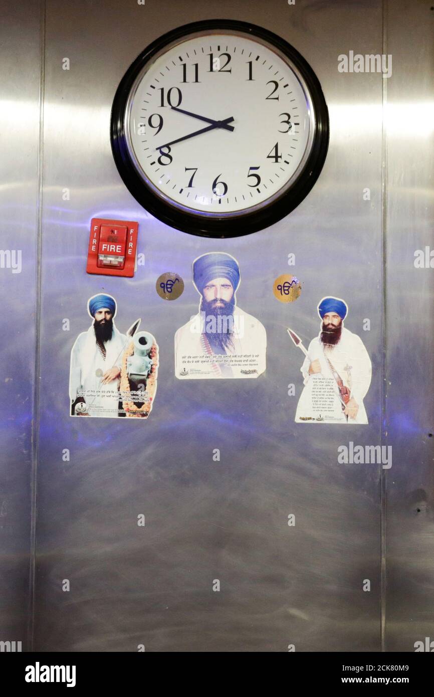 Sikh damdami taksal leader hi-res stock photography and images - Alamy