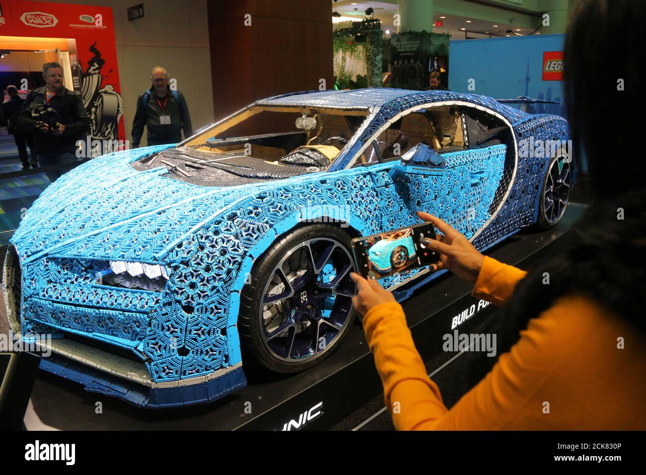 Lego technic bugatti chiron hi-res stock photography and images - Alamy
