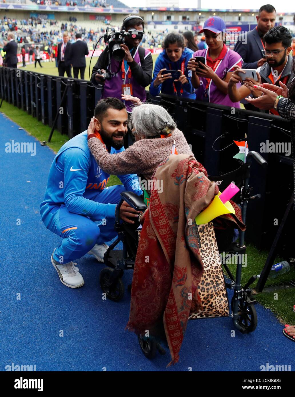 Virat kohli fan hi-res stock photography and images - Alamy
