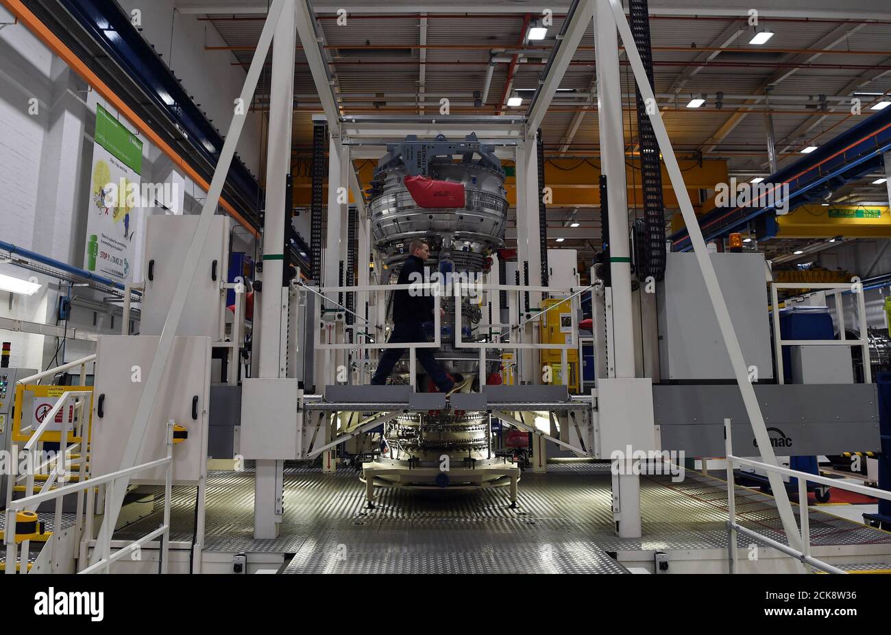 Rolls royce xwb engine assembly hi-res stock photography and images - Alamy