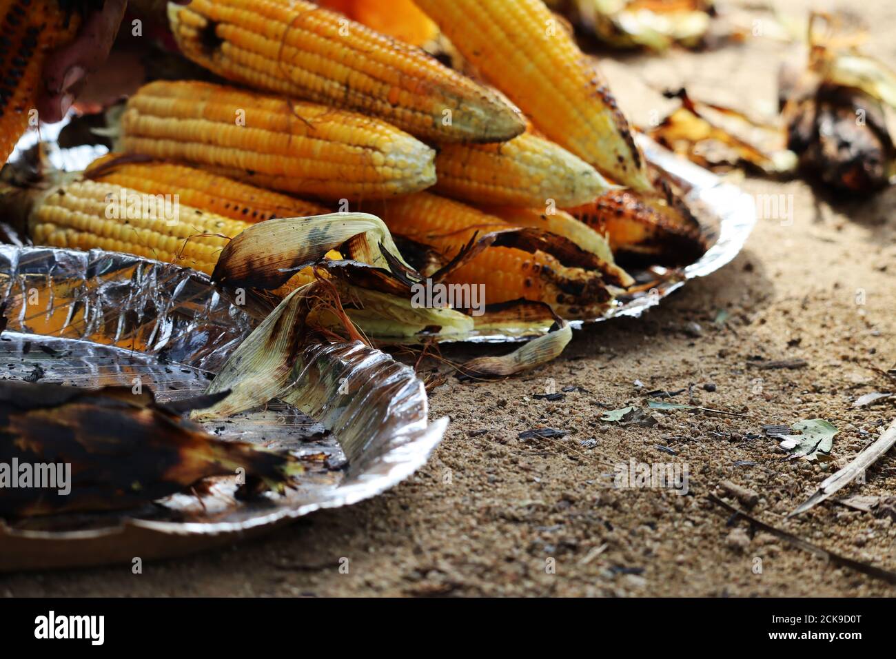 Maize on the bbq hi-res stock photography and images - Alamy