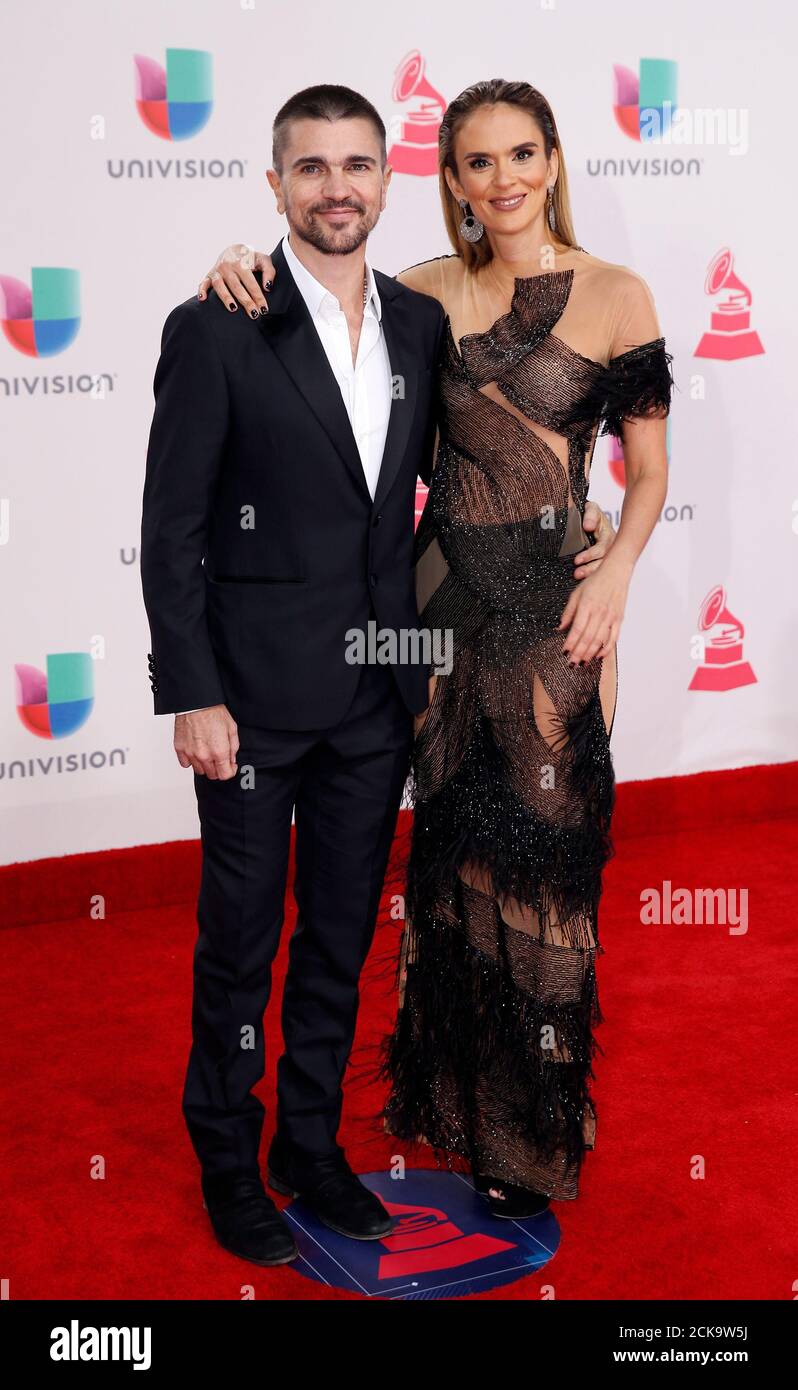 Juanes and wife karen martinez hi-res stock photography and images - Alamy