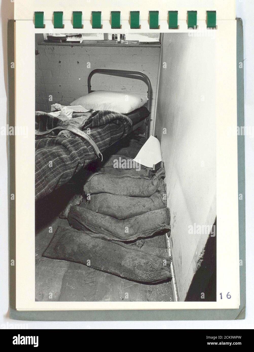Prison escape film hi-res stock photography and images - Alamy