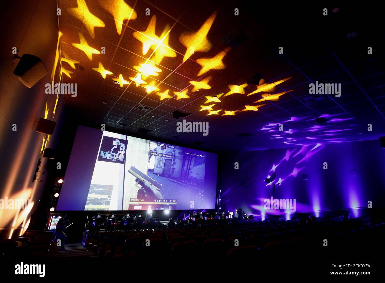 ‘counter strike: global offensive hi-res stock photography and images ...