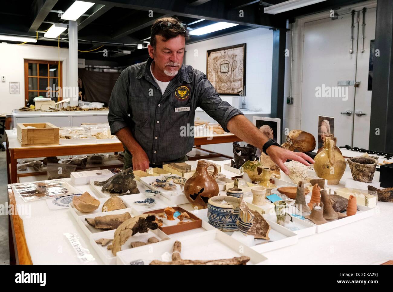 Africa slavery artifacts hi-res stock photography and images - Alamy