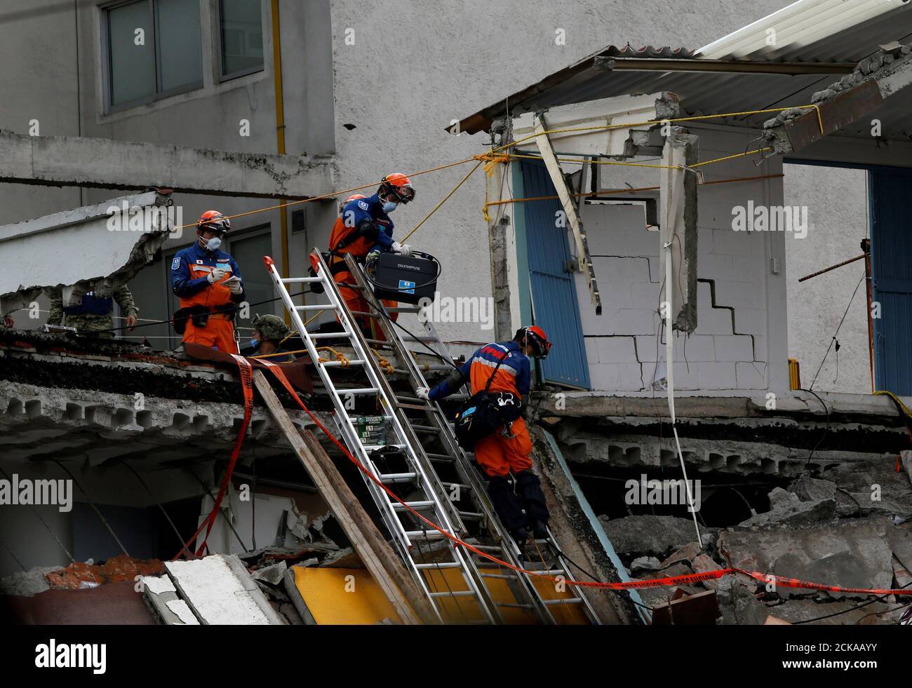Rescue team earthquake in japan hi-res stock photography and images - Alamy