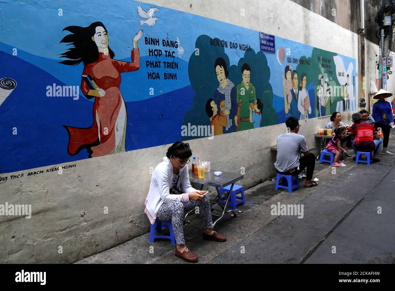Communist mural vietnam hi-res stock photography and images - Alamy