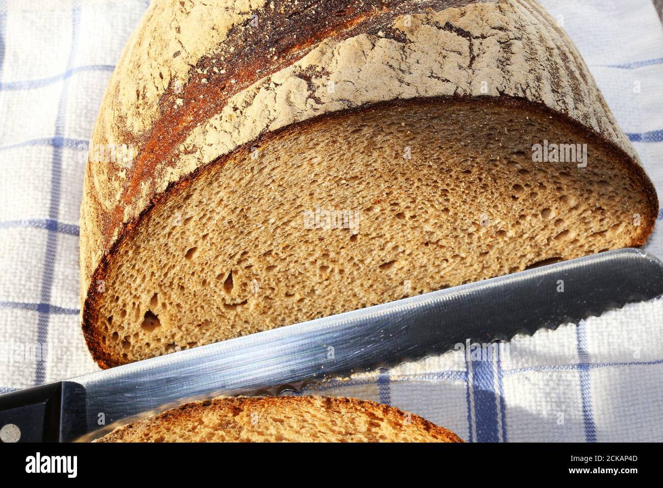 Crispy delicious hi-res stock photography and images - Alamy