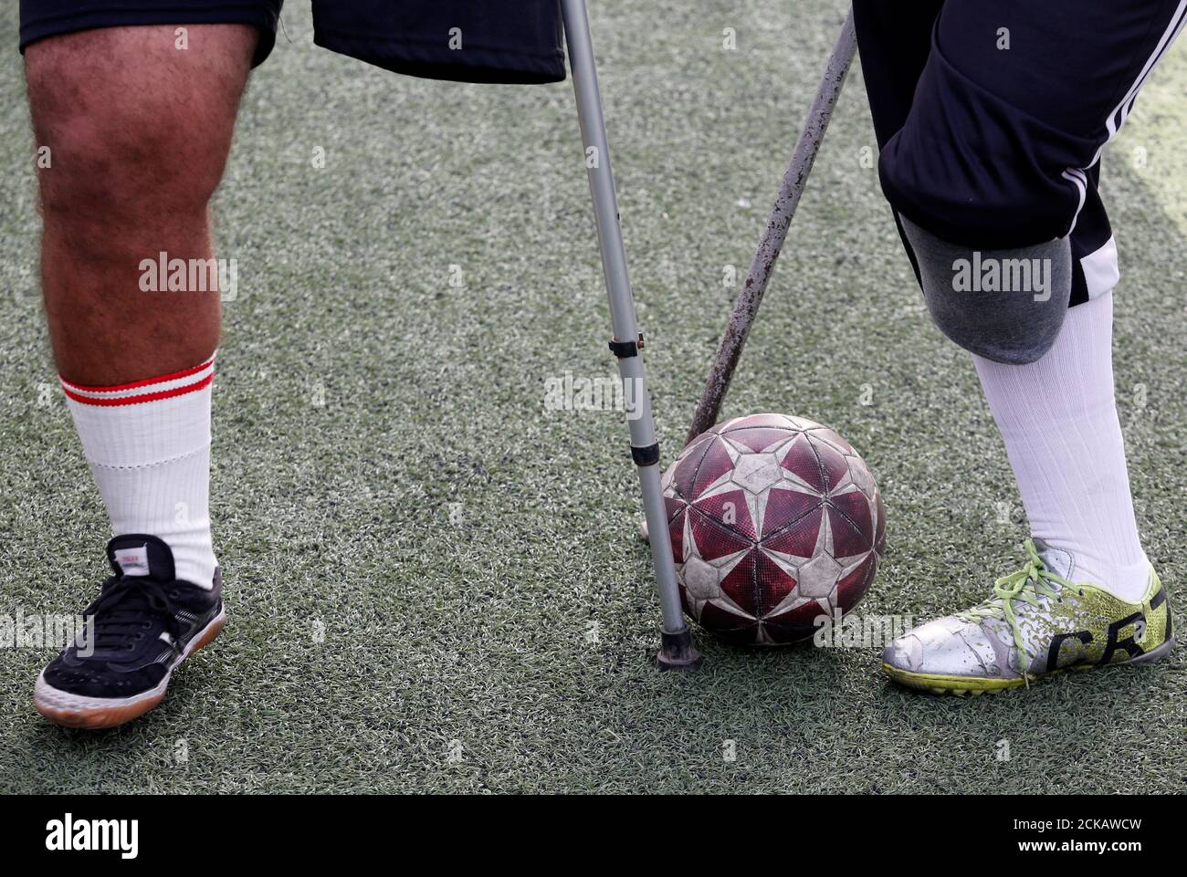 Soccer one legged team hi-res stock photography and images - Alamy
