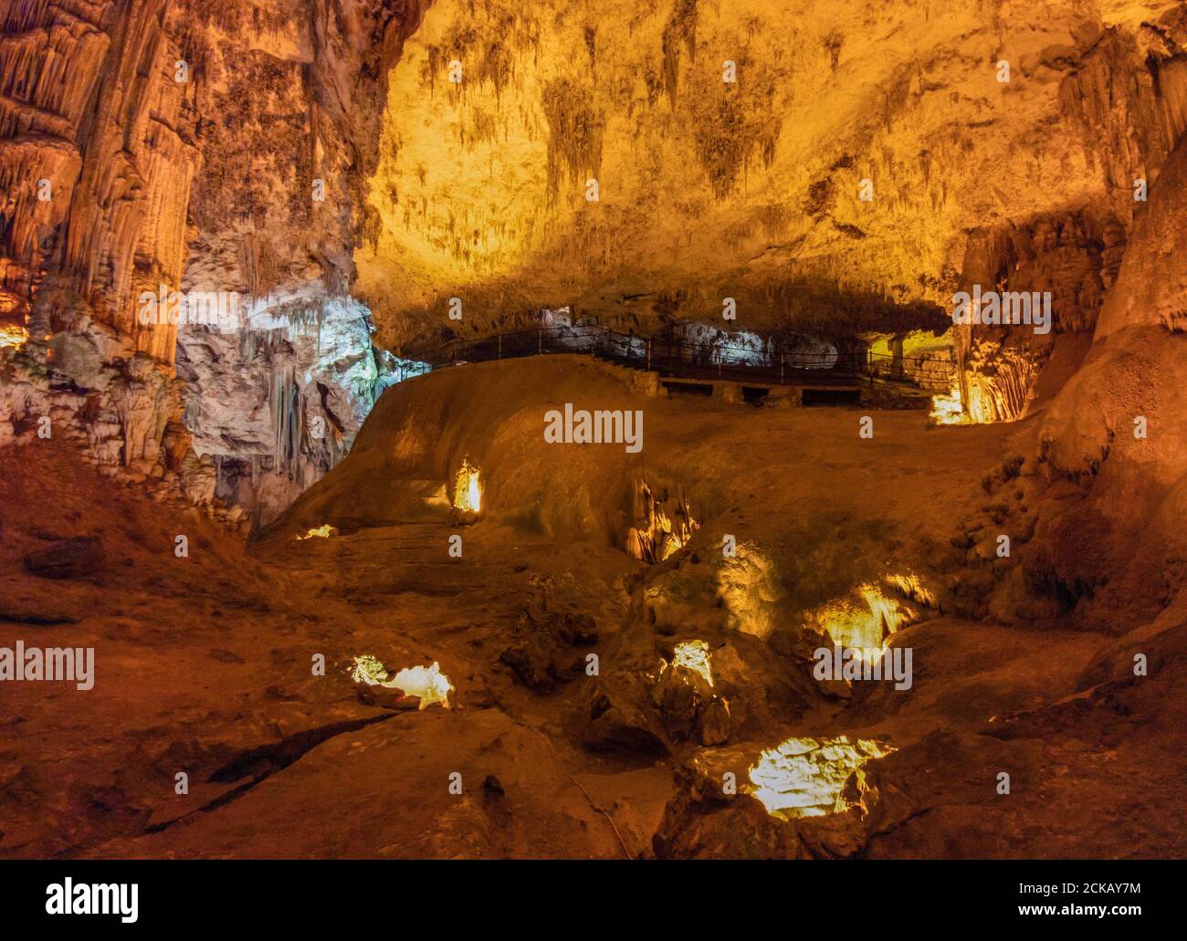 Alghero (Sardegna, Italy) - The Neptune's Grotto ('Grotte di Nettuno ...
