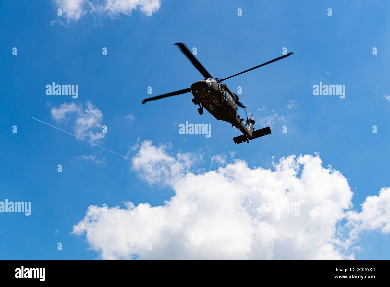 A UH-60A Black Hawk prepares to land during Saber Junction 20 in ...