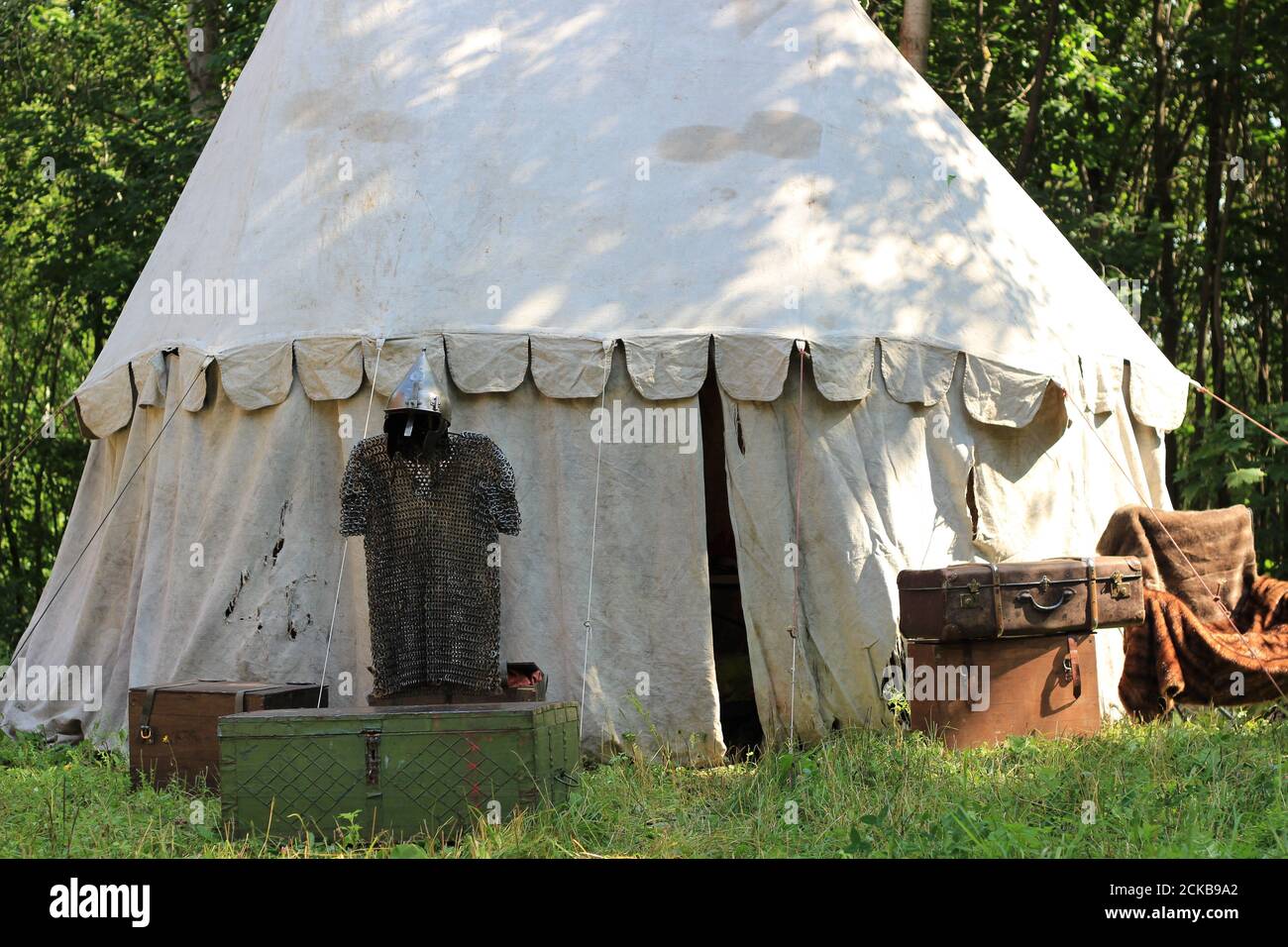 Round tent hi-res stock photography and images - Alamy