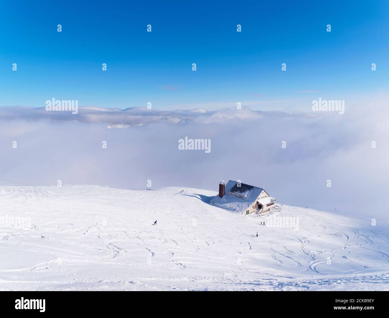Mountaintop chalet with beautiful view in a winter day Stock Photo - Alamy