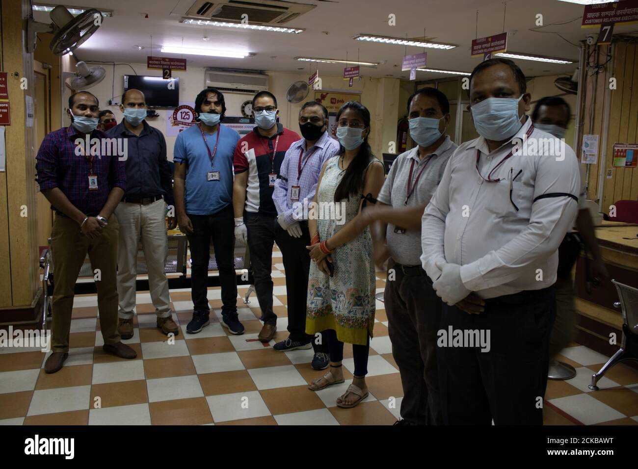 Bank cashier room hi-res stock photography and images - Alamy