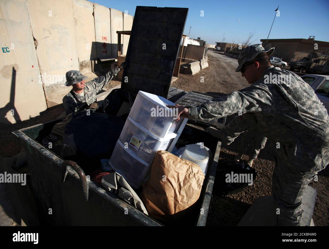 Soldiers 115th brigade support battalion hi-res stock photography and ...