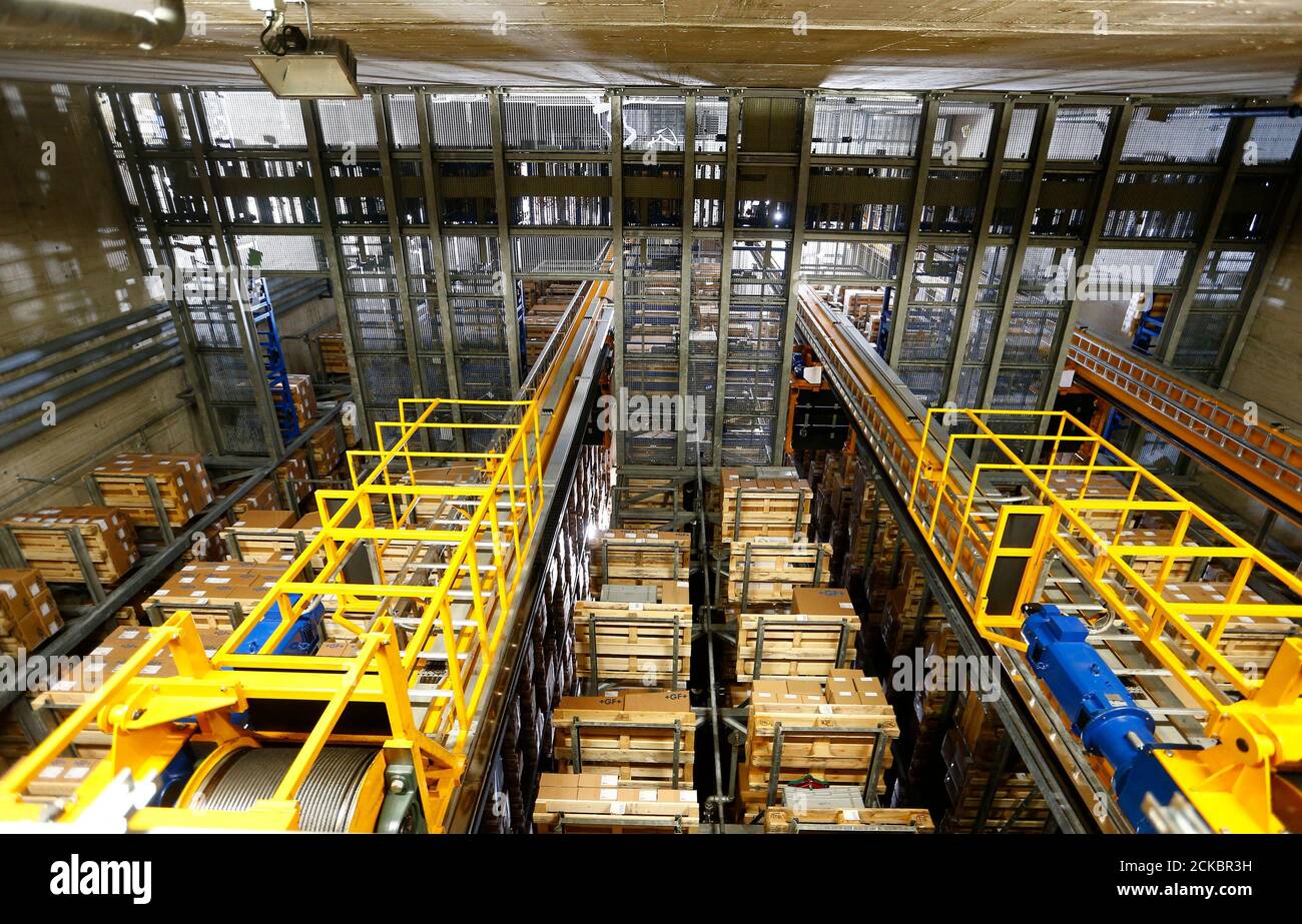 Rack systems hi-res stock photography and images - Alamy