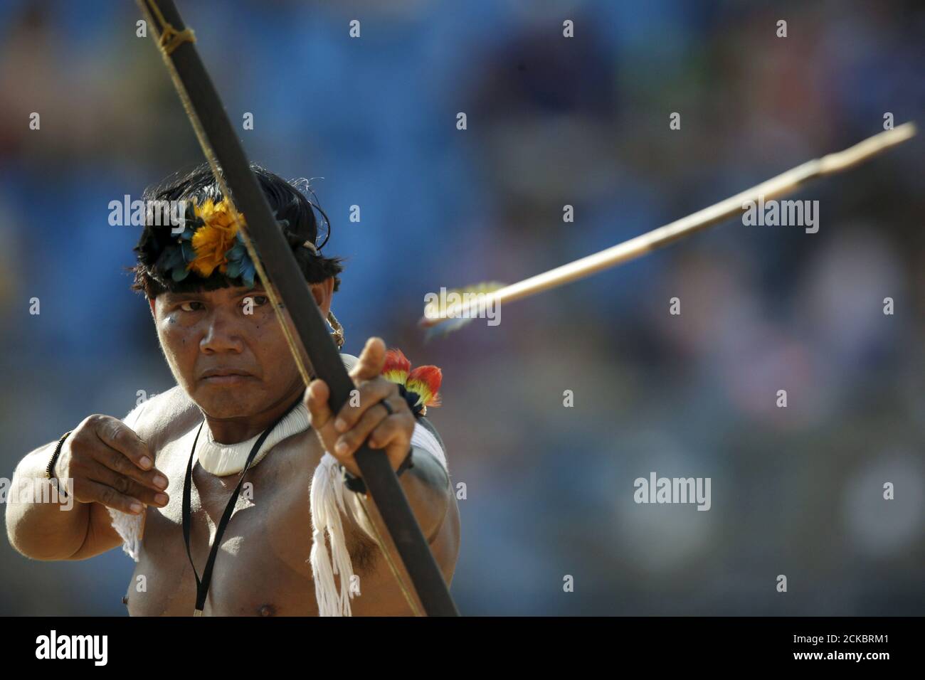 World indigenous games arrow hi-res stock photography and images - Alamy